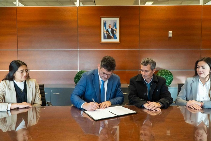 Se firmó un convenio con empresarios mineros que beneficia a ...